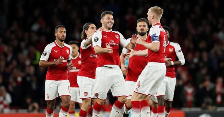 Arsenal win after crowd trouble, Silva fires Milan to victory ...