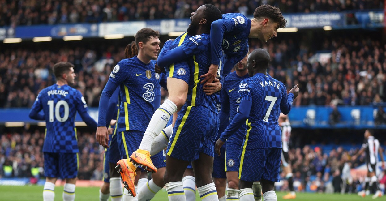 Premier League: Chelsea put aside turmoil while Arsenal march on ...