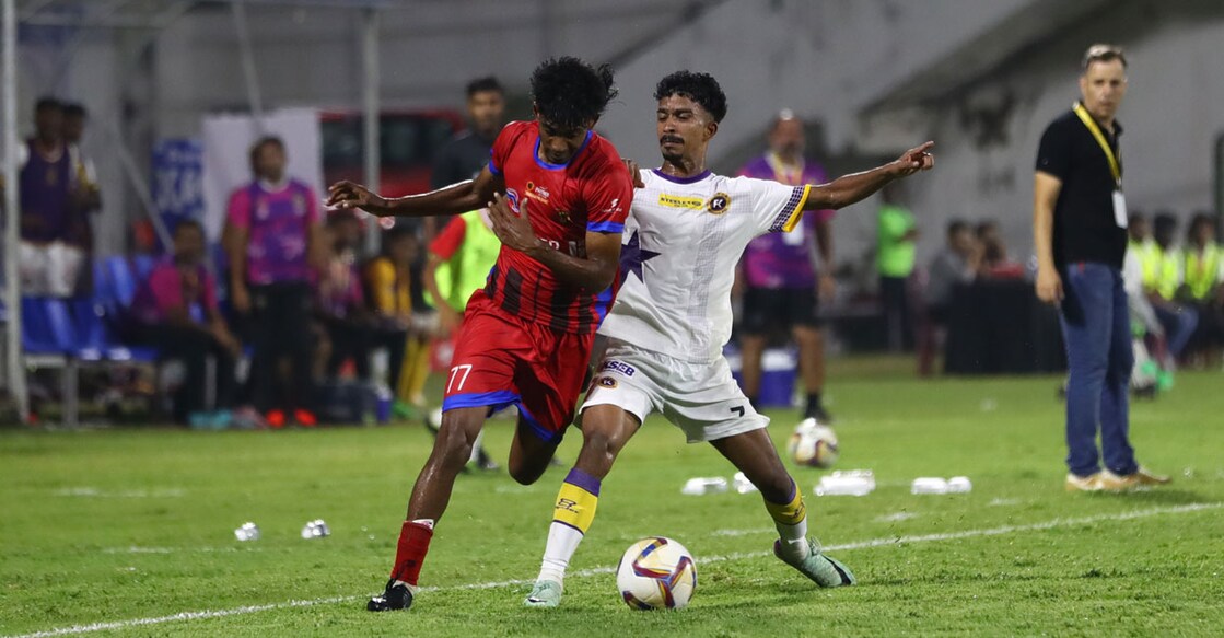 It is Kochi vs Kozhikode. It is Forca vs Calicut in Super League Kerala final