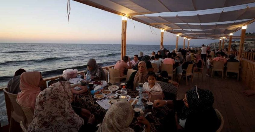 'Dream destination' cafes offer unique taste in blockaded Gaza strip ...