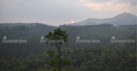Peerumedu offers a combo of misty, mysterious weekend spots | Glimpses ...