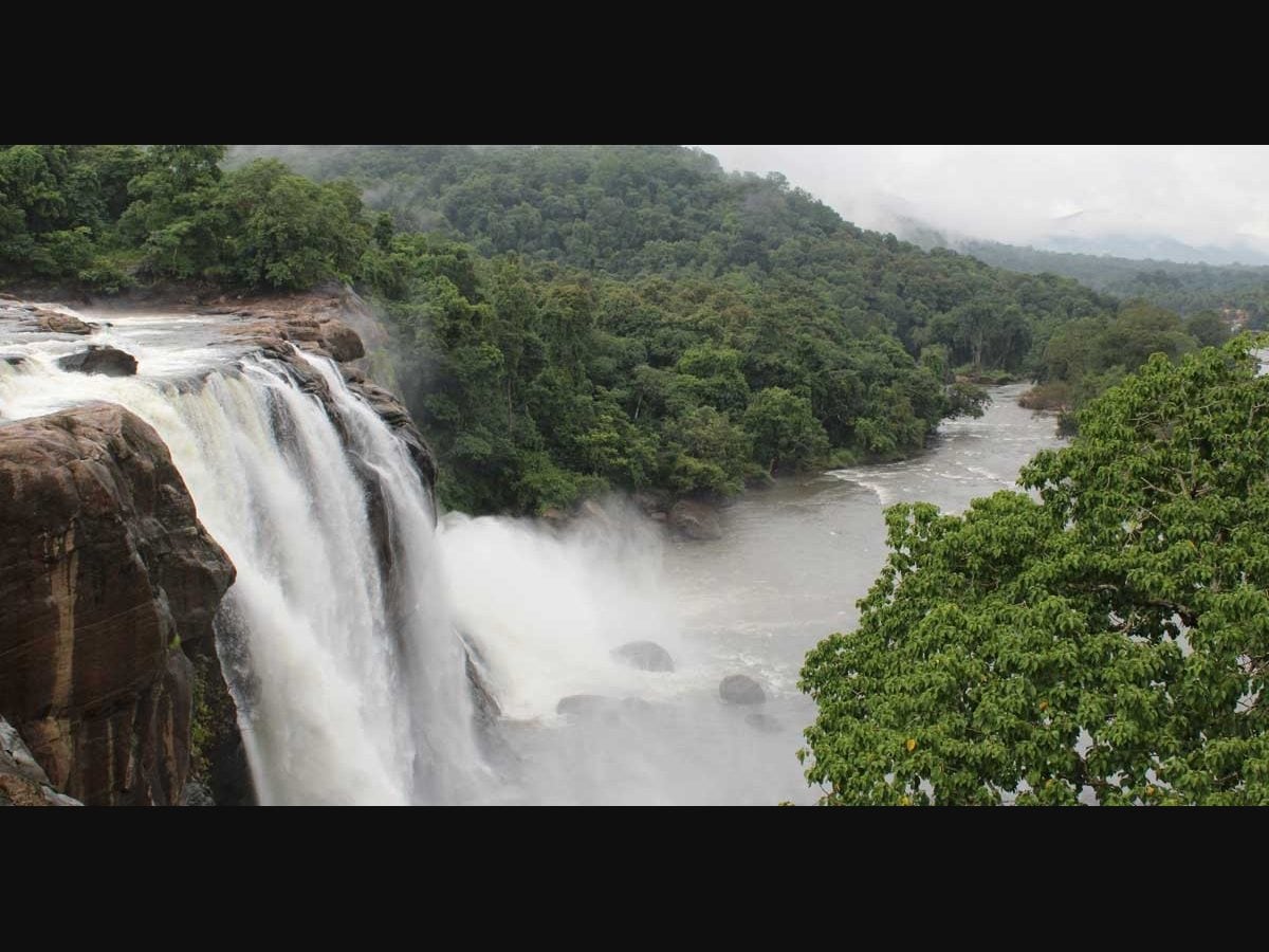 athirapally waterfalls which district
