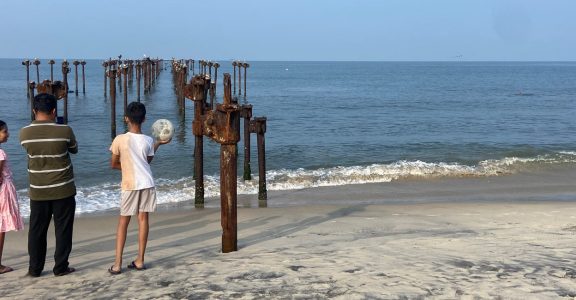 Water sports, eco-tourism, festivities, floating bridge; Alappuzha to ...