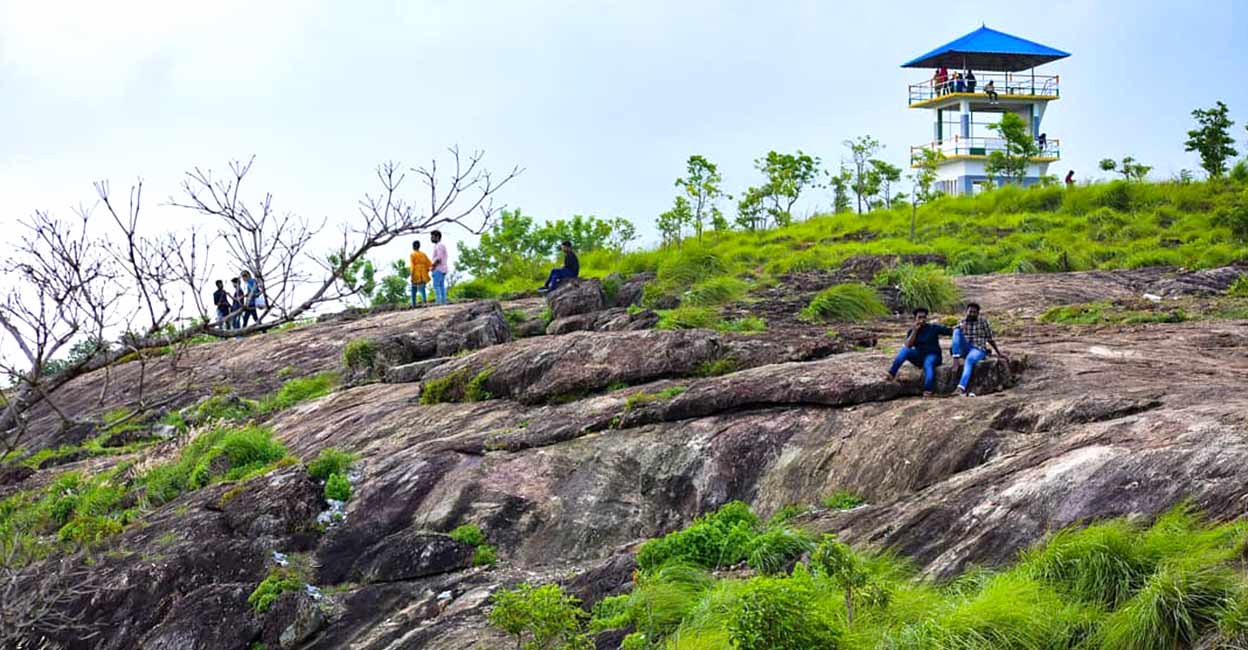 Vellanikkal Rock: An 'photogenic' spot to add to your bucket list
