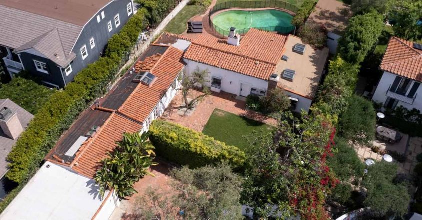 Marilyn Monroe's former Los Angeles home declared a historic monument ...