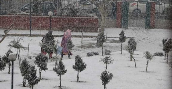 After decades, Kashmir relives its snowed-in winter