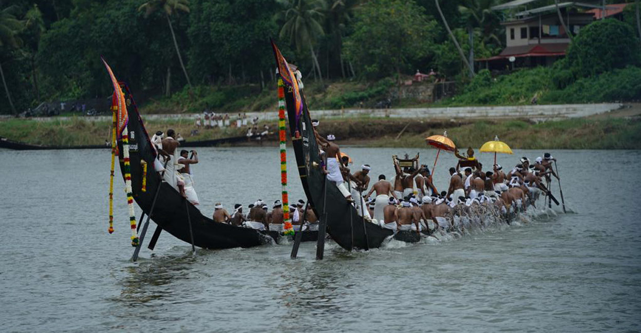 Photo feature: Aranmula Ashtamirohini valla sadya at the famed Sree ...
