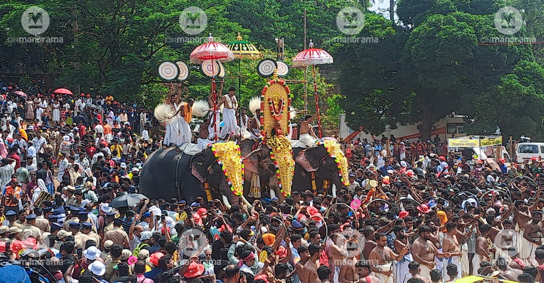 thrissur pooram fireworks time 2025