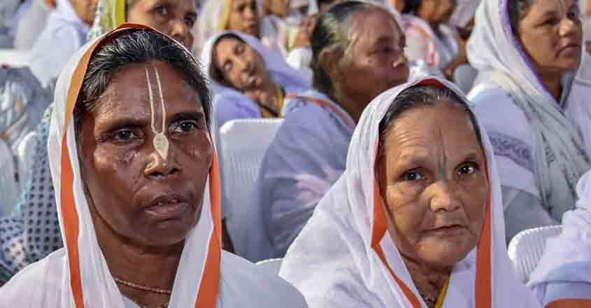 Widows in Vrindavan look forward to starting life afresh | Janmashtami ...